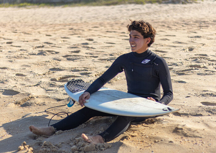 Argentine Surfer Facundo Ruggiero Signs Official Contract with Mormaii Argentina - UsBrands